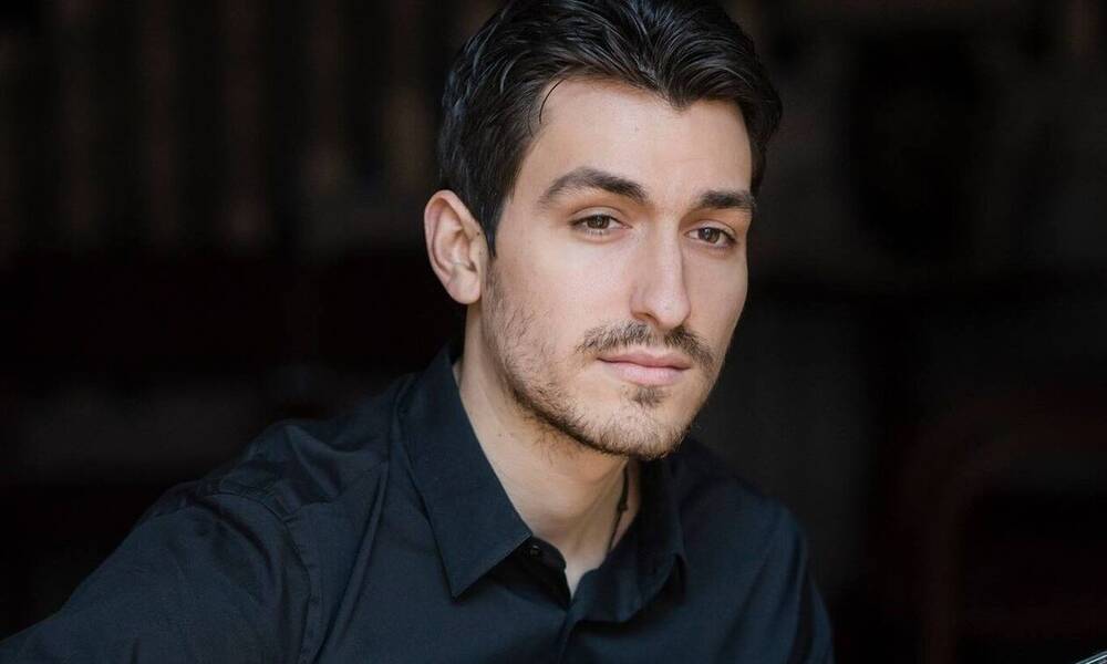 Ο Έλληνας μουσικός που κατέκτησε την Αμερική με το λαούτο του και είναι ...